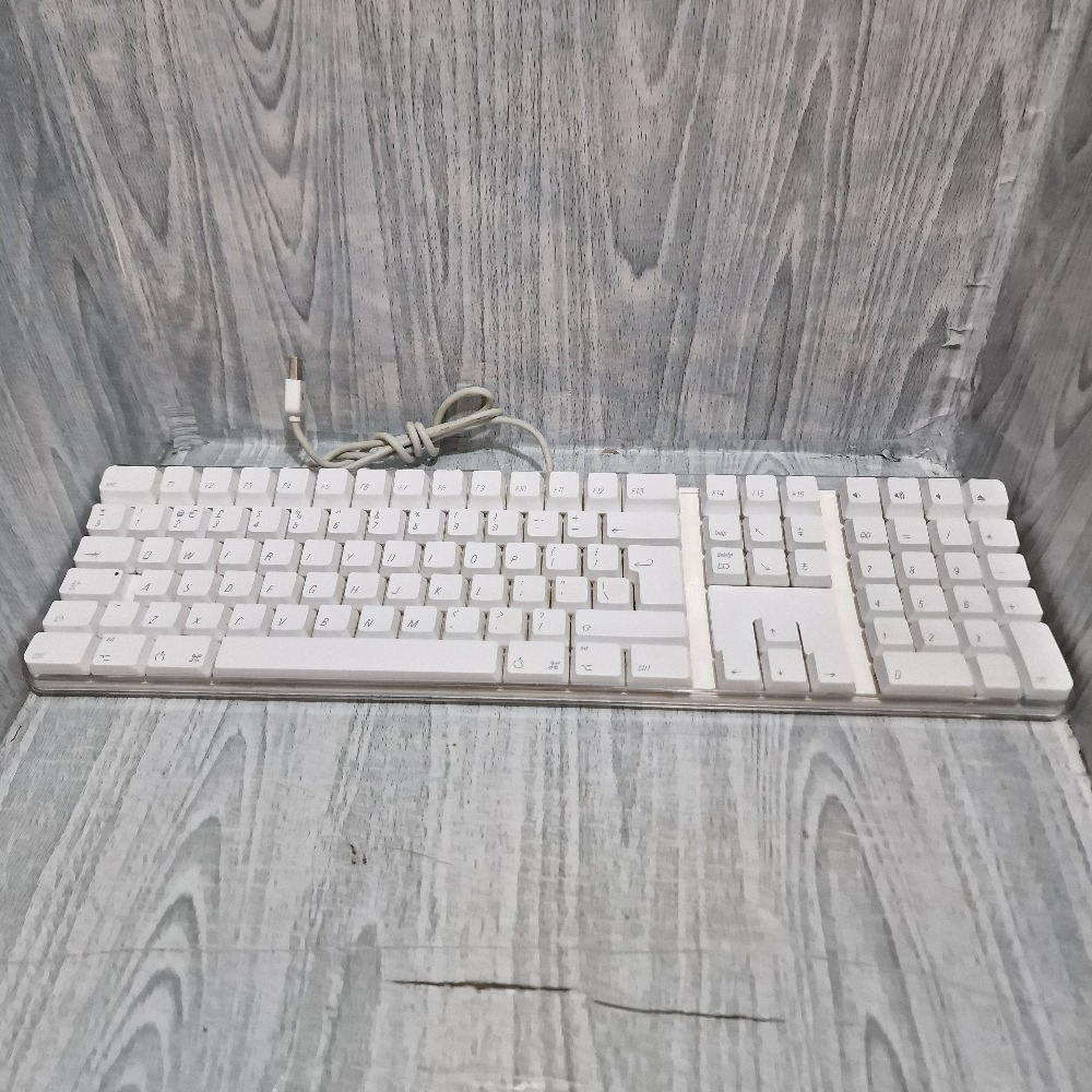 Pre-owned Genuine Apple Wired Keyboard - US Layout A1048 Built in 2x ...